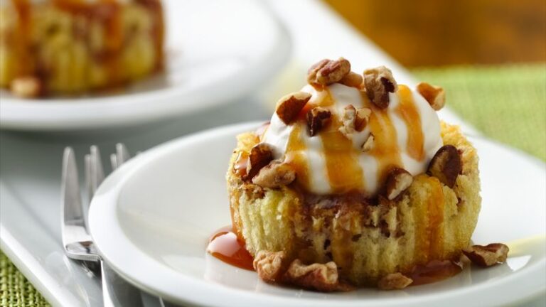 Impossibly Easy Salted Caramel Apple Mini Pies – Bisquick Recipes